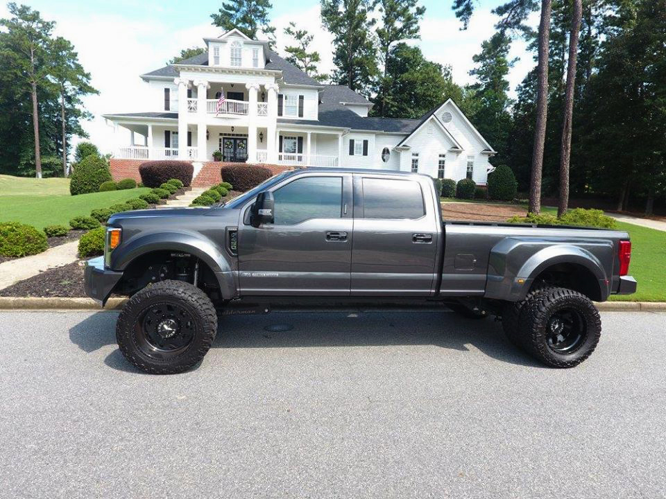 “Next Level” Ford F450 Dually - Flat-Out Auto